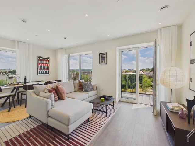 10 Aviator Drive, Brent Cross, London NW2, 2 bed flat to rent, £2,900 pcm | PrimeLocation