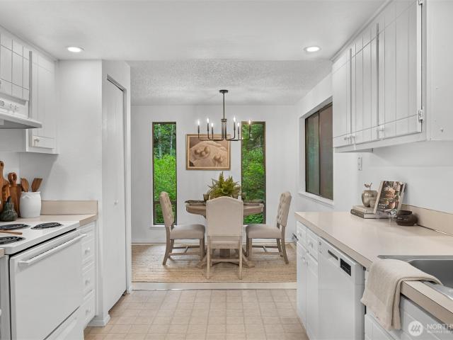 10 B Little Strawberry Lane