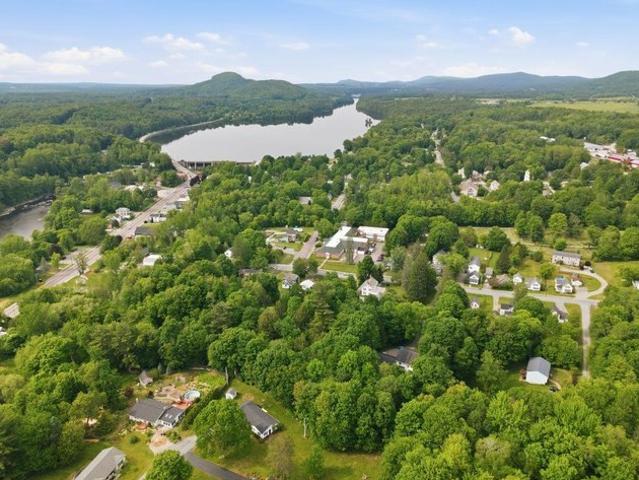 10 Baker Ln, Milton, VT 05468
