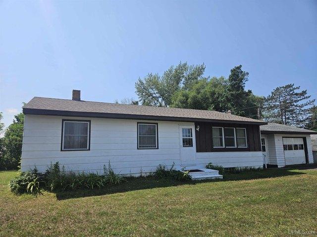 10 Balsam St, White Pine, MI 49971