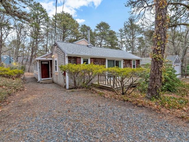 10 Bartlett Rd