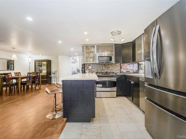 10 Bay Street Landing 1D