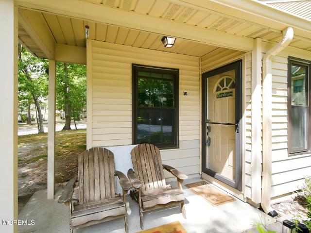 10 Bayberry Court