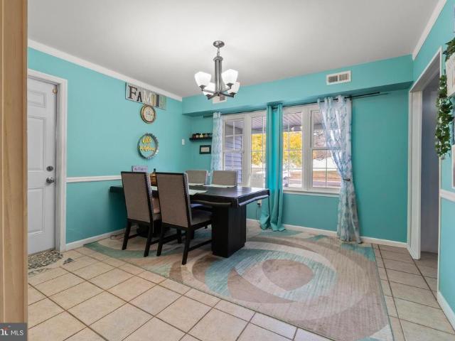 10 Bently Lane