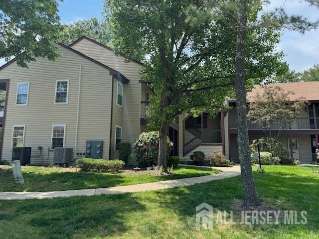 10 Benjamin Franklin Dr, Monroe, NJ 08831