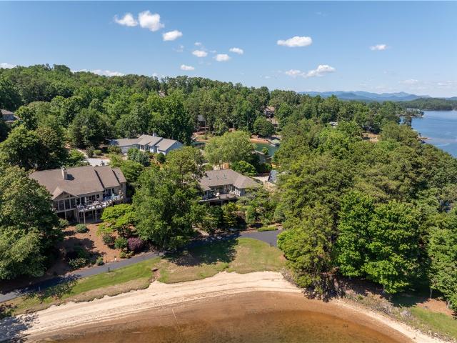 10 Beacon Drive