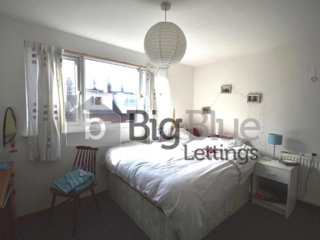 10 Beamsley Mount, hyde Park, Leeds LS6 4 bed terraced house to rent £1,993 pcm £460 pw