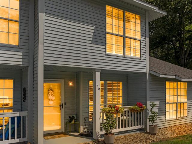 10 Bear Grass Court