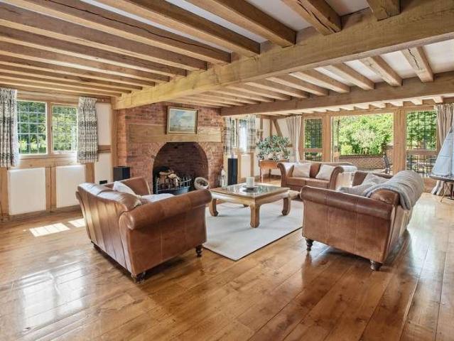 10 bed house for sale