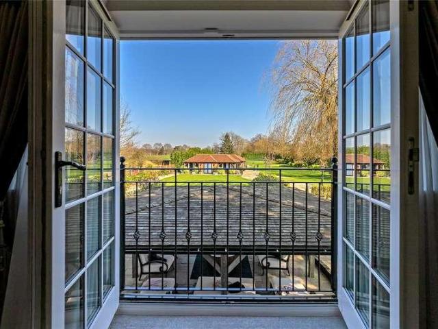 10 bed house for sale