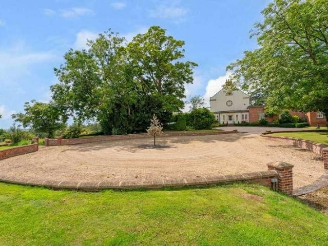 10 bed house for sale