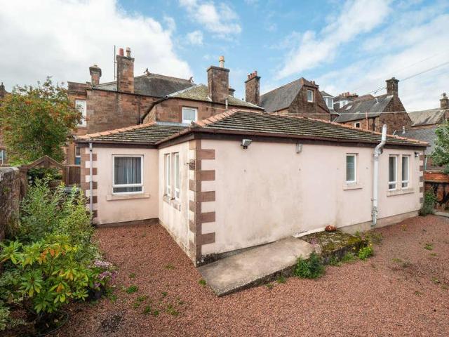 10 bed house for sale