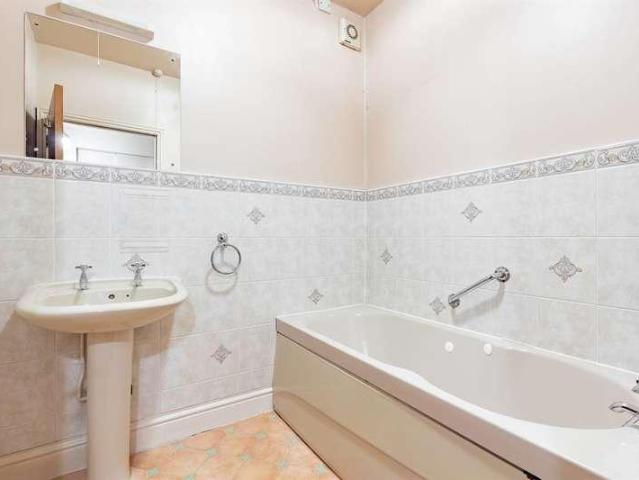 10 bed house for sale