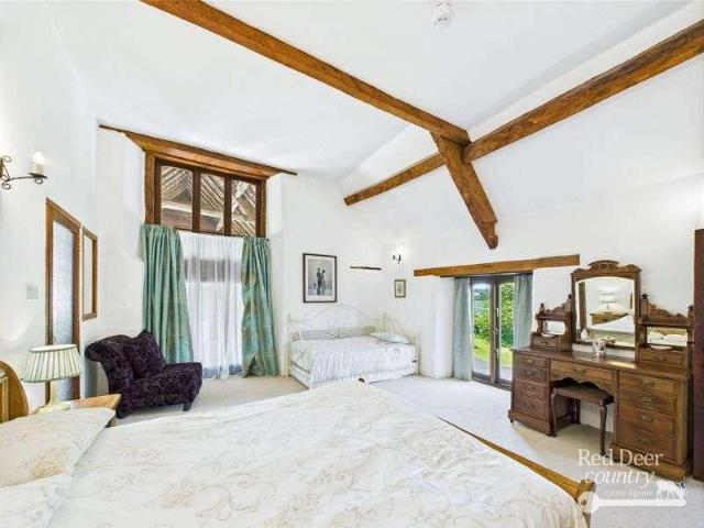 10 bed house for sale