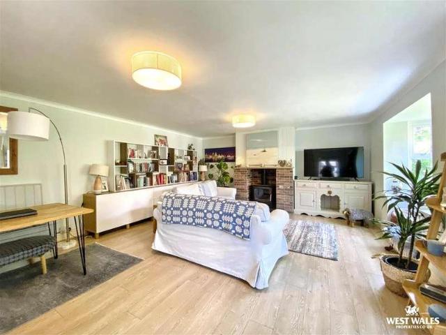 10 bed house for sale