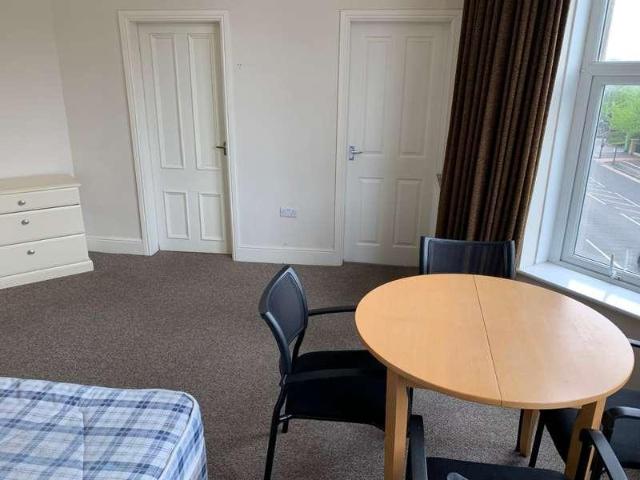 10 bed house for sale