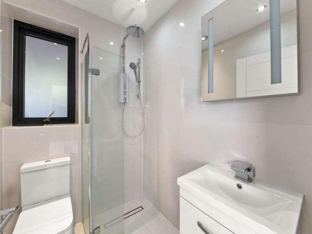 10 bed house for sale