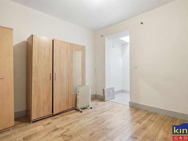 10 bed house for sale