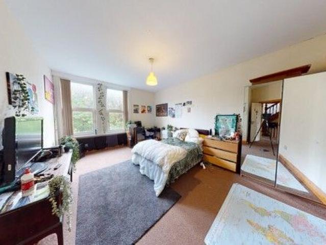 10 Bed Woodsley Road, Hyde Park