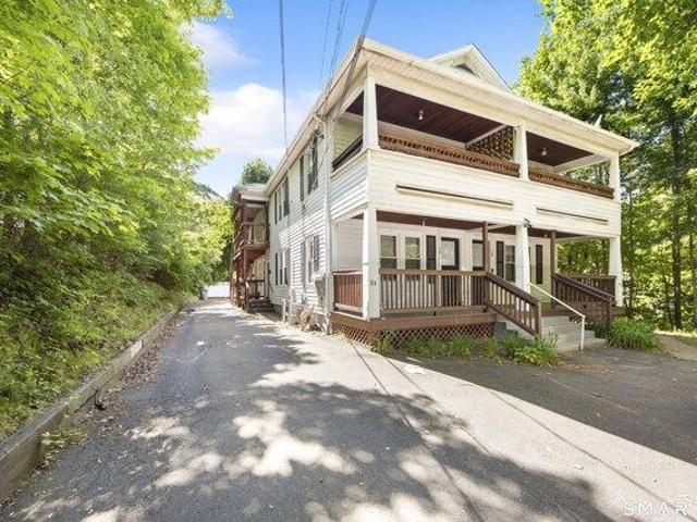 10 bedroom, Manchester CT 06040 104077926