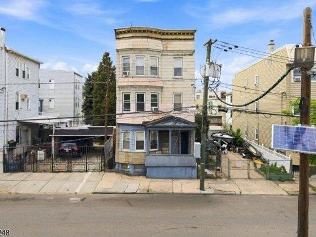 10 bedroom, Newark NJ 07105 102800074