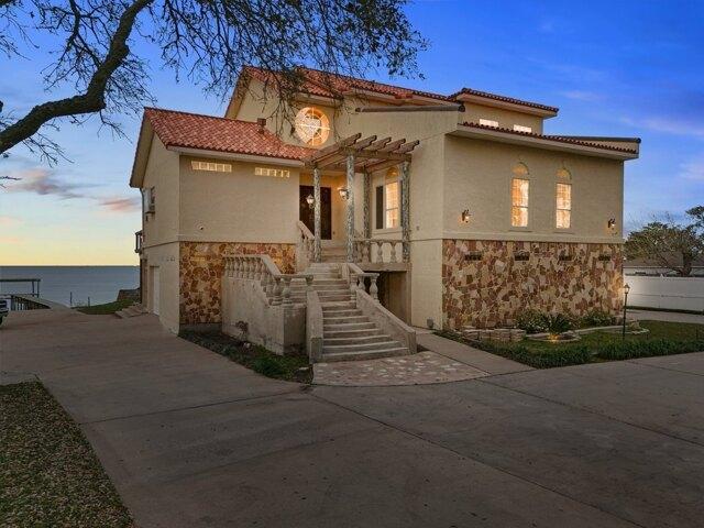 10 bedroom, Bacliff TX 77518 94194951