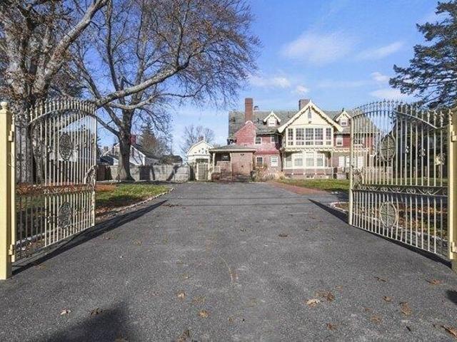 10 bedroom, Brockton MA 02301 LS103101353
