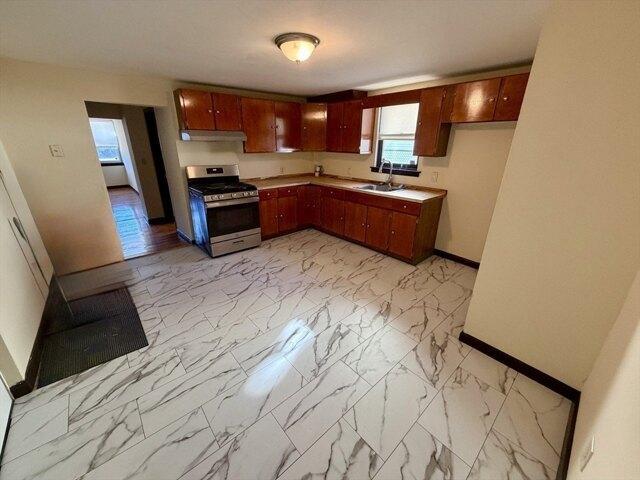 10 bedroom, Brockton MA 02301 102826670