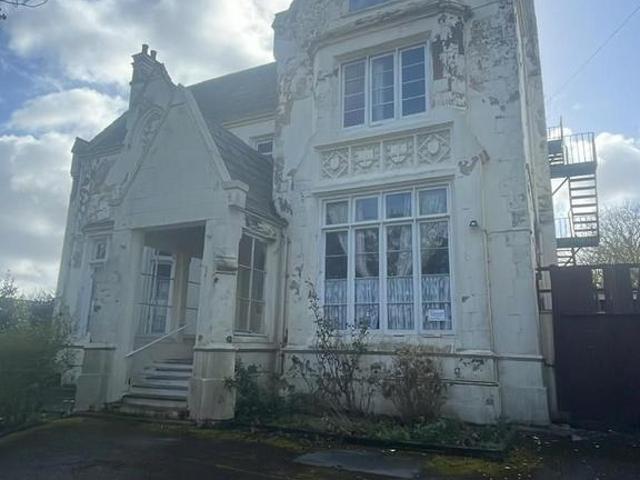 10 bedroom detached house for sale
