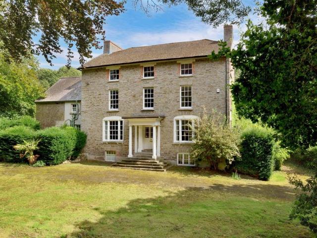 10 bedroom detached house for sale