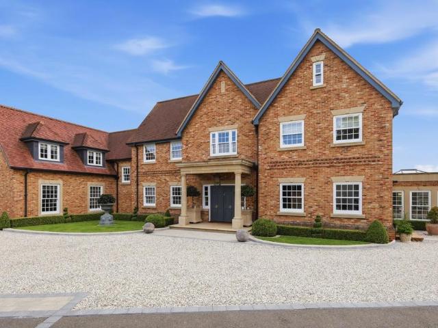 10 bedroom detached house for sale