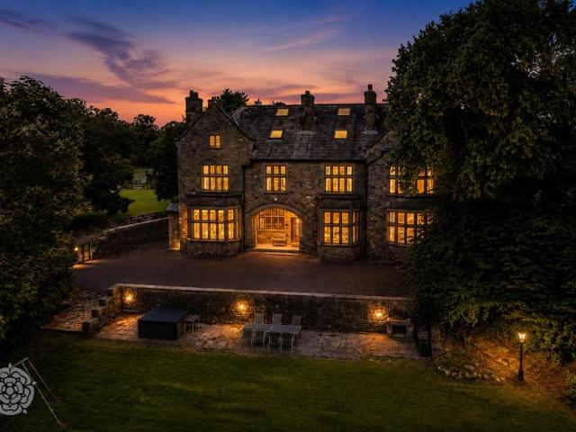 10 bedroom detached house for sale