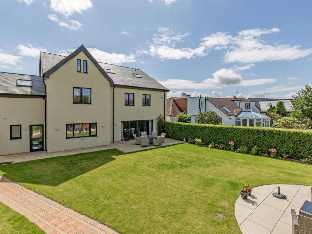 10 bedroom detached house for sale