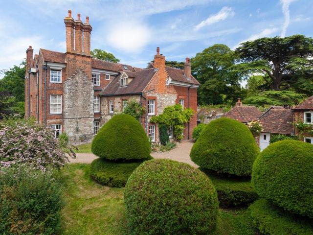 10 bedroom detached house for sale
