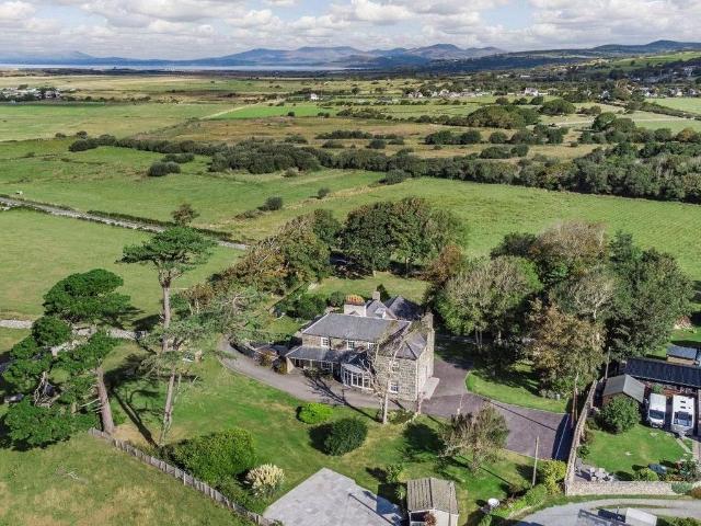10 bedroom detached house for sale