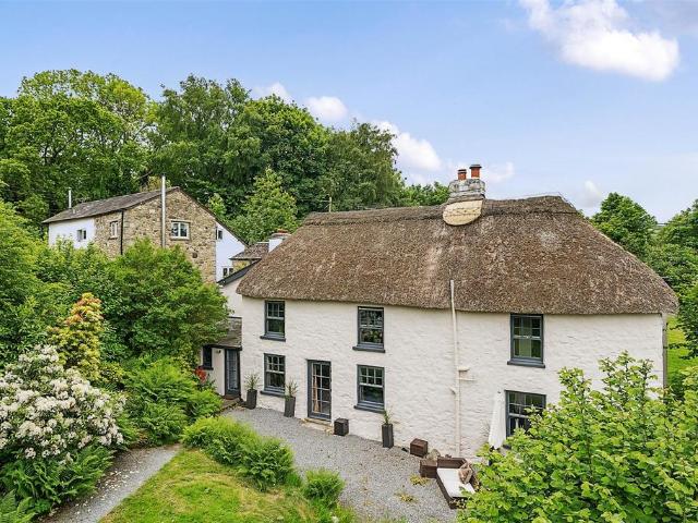 10 bedroom detached house for sale