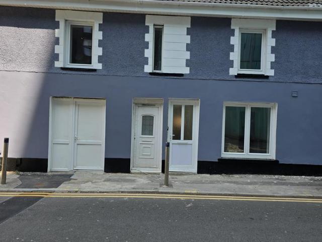 10 bedroom detached house for sale