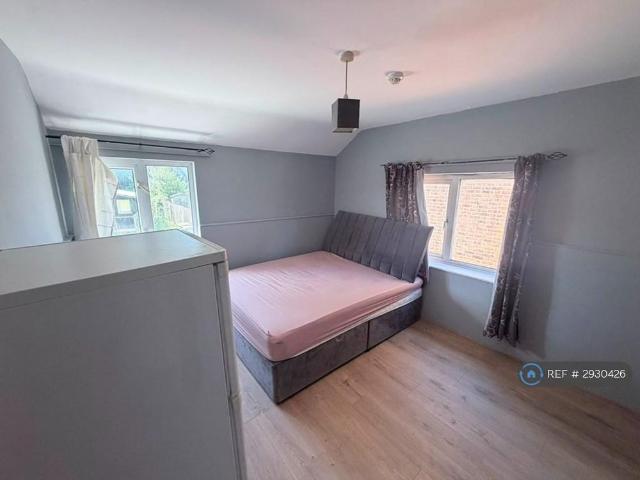 10 bedroom detached house to rent
