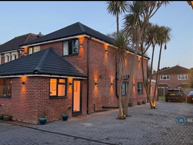 10 bedroom detached house to rent