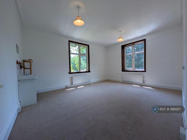 10 bedroom detached house to rent