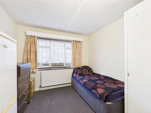 1 bedroom in a house share to rent