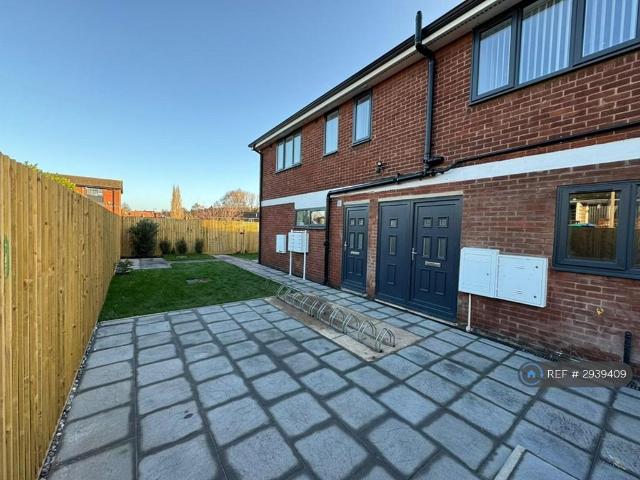 10 bedroom detached house to rent