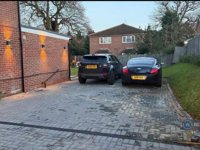 10 bedroom detached house to rent