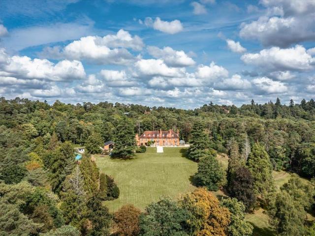 10 bedroom detached house to rent