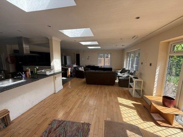 10 bedroom detached house to rent