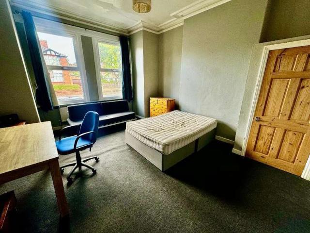 10 Bedroom Detached House
