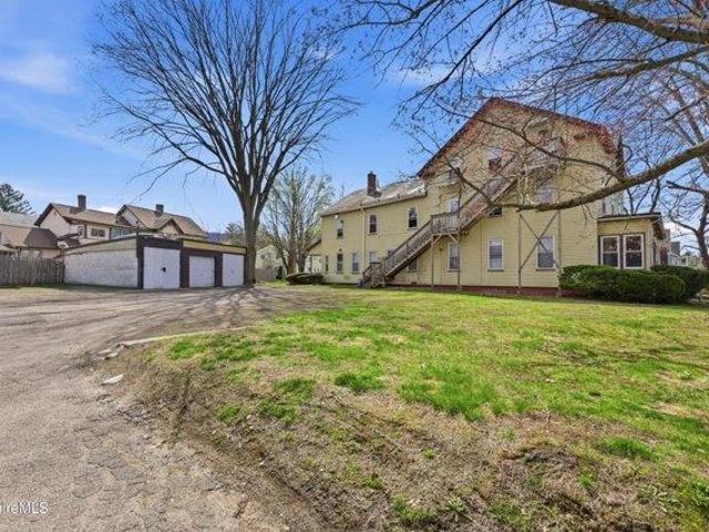10 bedroom, Easthampton MA 01027 104191451