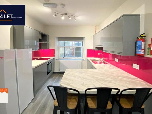 10 bedroom end of terrace house to rent