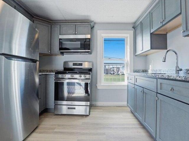 10 bedroom, Fall River MA 02724 LS102409307