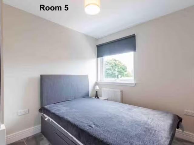10 bedroom flat share for rent in 0440L Cameron Toll Gardens.